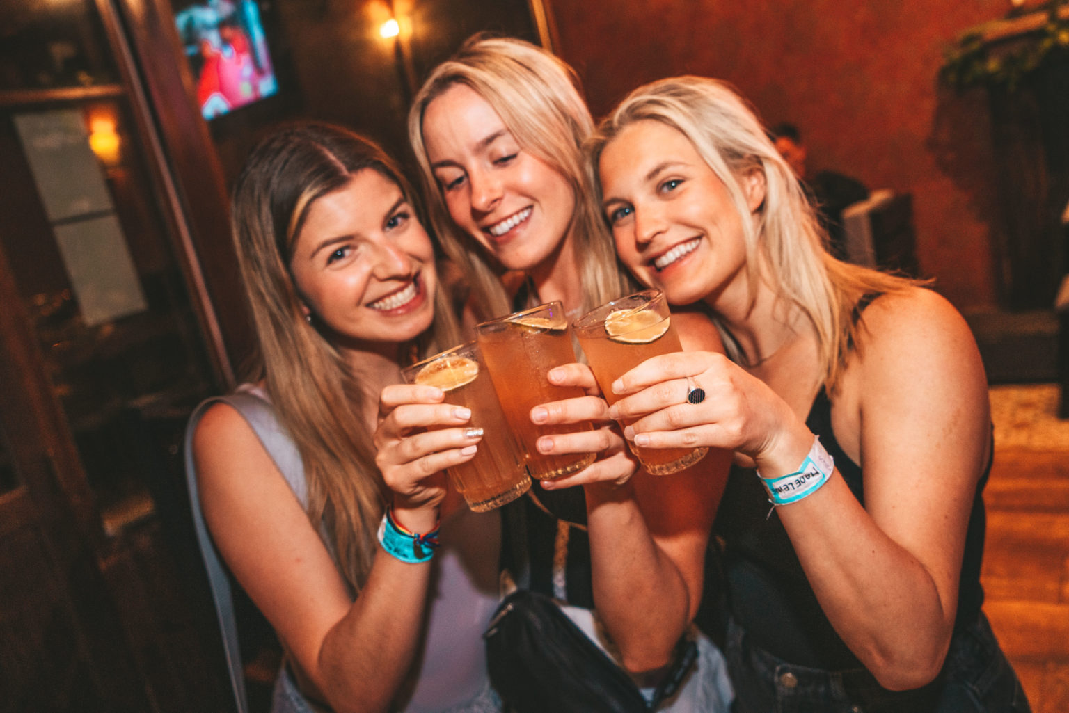 WR – Wild Rover Hostels